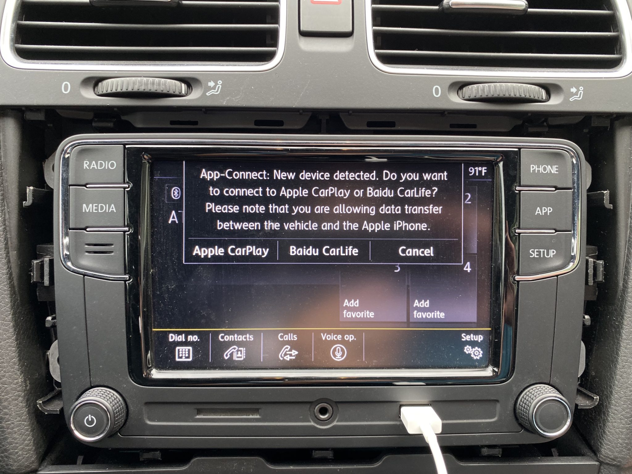 Apple CarPlay | Installation and First Impressions - ajtardio.com