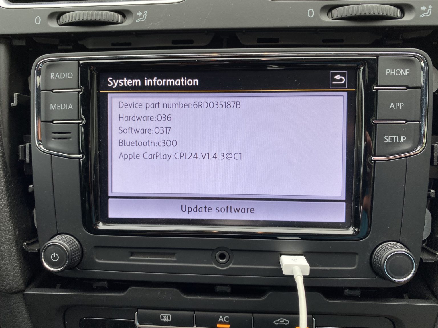 Apple CarPlay | Installation and First Impressions - ajtardio.com
