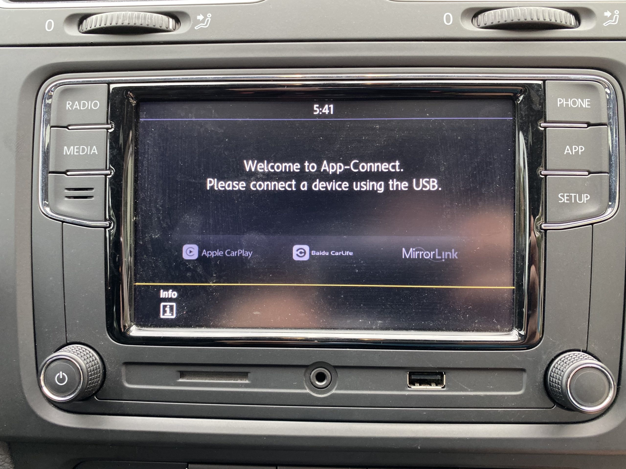 Apple CarPlay | Installation and First Impressions - ajtardio.com